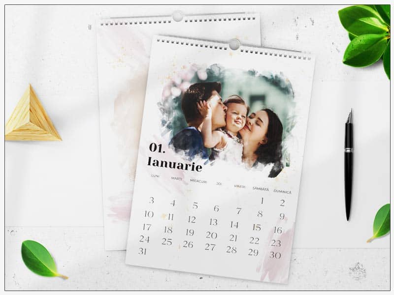 Calendar Personalizat cu fotografiile tale - Watercolor Model 2